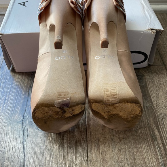 Aldo | Shoes | Aldo Satin Nude Crystal Bow Peeptoe Pumps Size 75 With ...